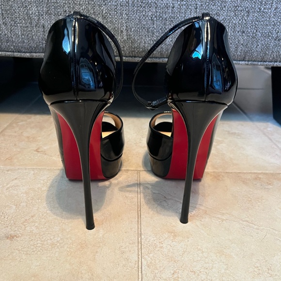 Christian Louboutin | Shoes | Christian Louboutin Black Patent Round ...